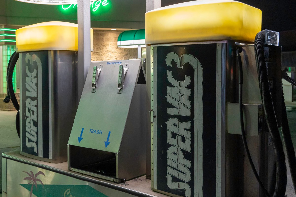 Vacuum Bays – Crystal Clean Auto Spa